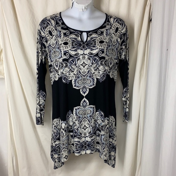 Soma | Tops | Soma L Paisley Tunic Keyhole Opening Sharkbite Hem Black ...